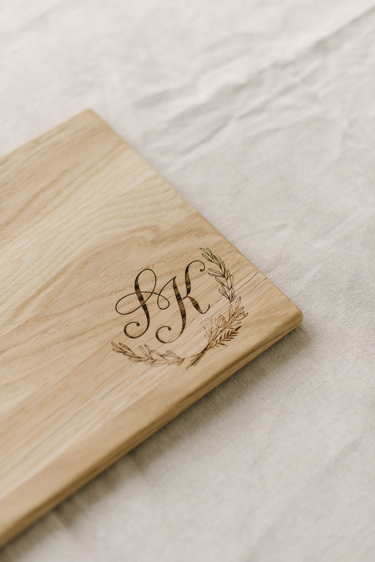 Großes Servierbrett Eiche 'Monogram' - Fräulein K. Sagt Ja