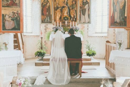 Blumen, Wiesen, die Berge und ein super süßes Paar von Lene Photography ...