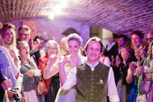 Deutsch-Österreichische Trachten Hochzeit fotografiert von b&b ...